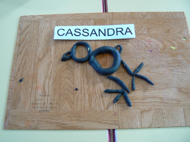 des poules en pâte à modeler - École du Tourneur